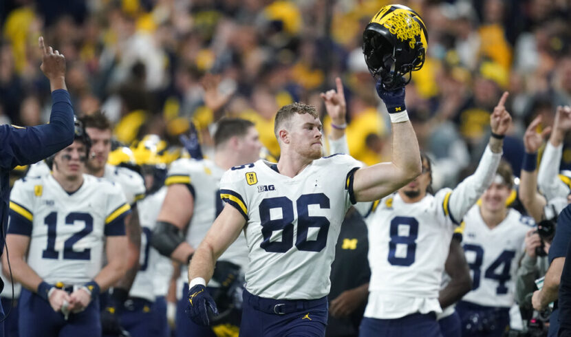 Playoff set: Alabama vs. Cincinnati, Michigan vs. Georgia - Alabama ...