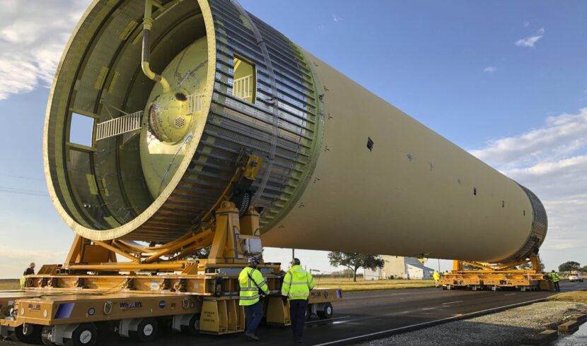 NASA moves liquid hydrogen tank to Huntsville for testing - Alabama ...