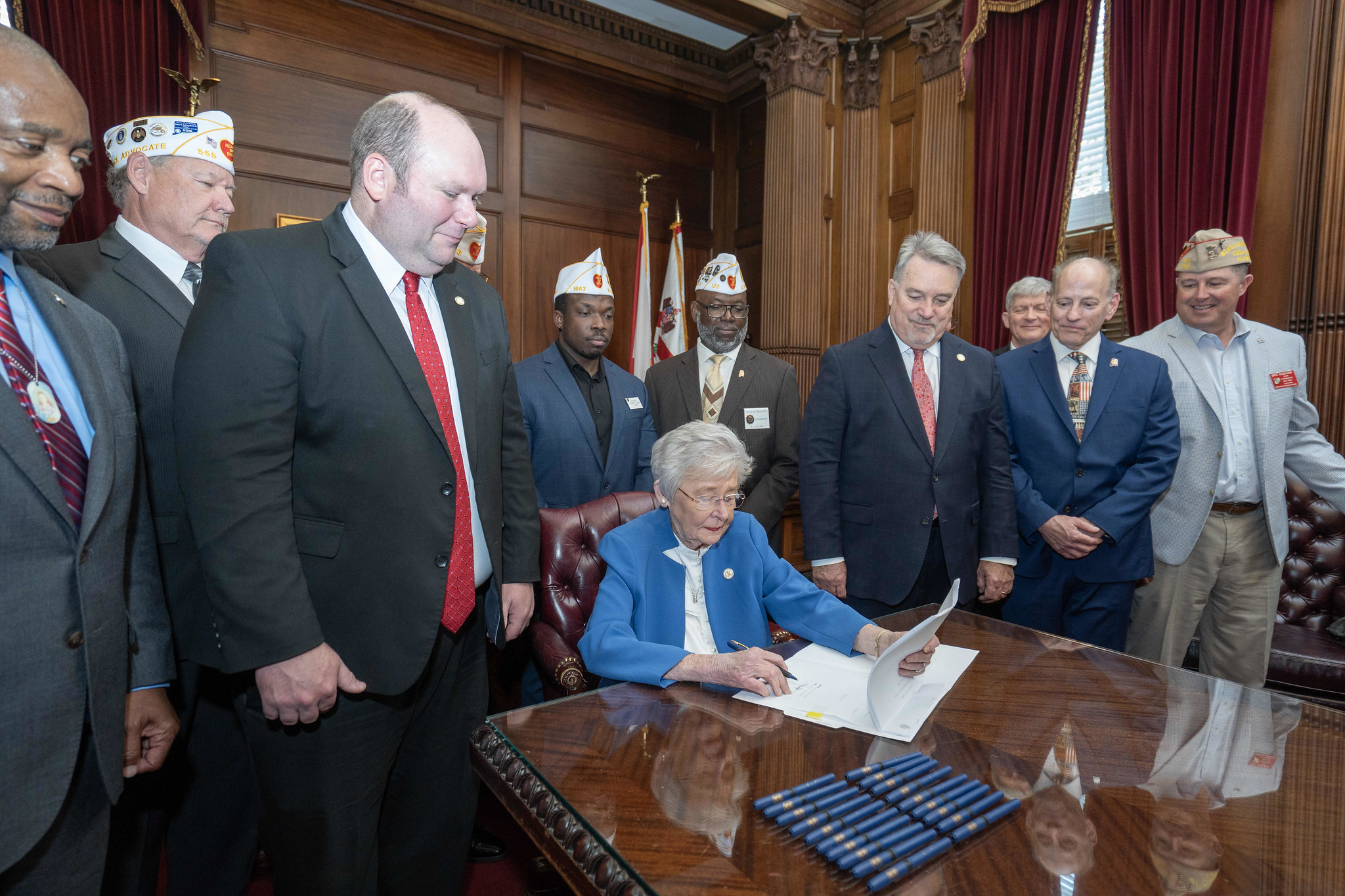 Ivey signs VA leadership bill, appoints new commissioner - Alabama ...
