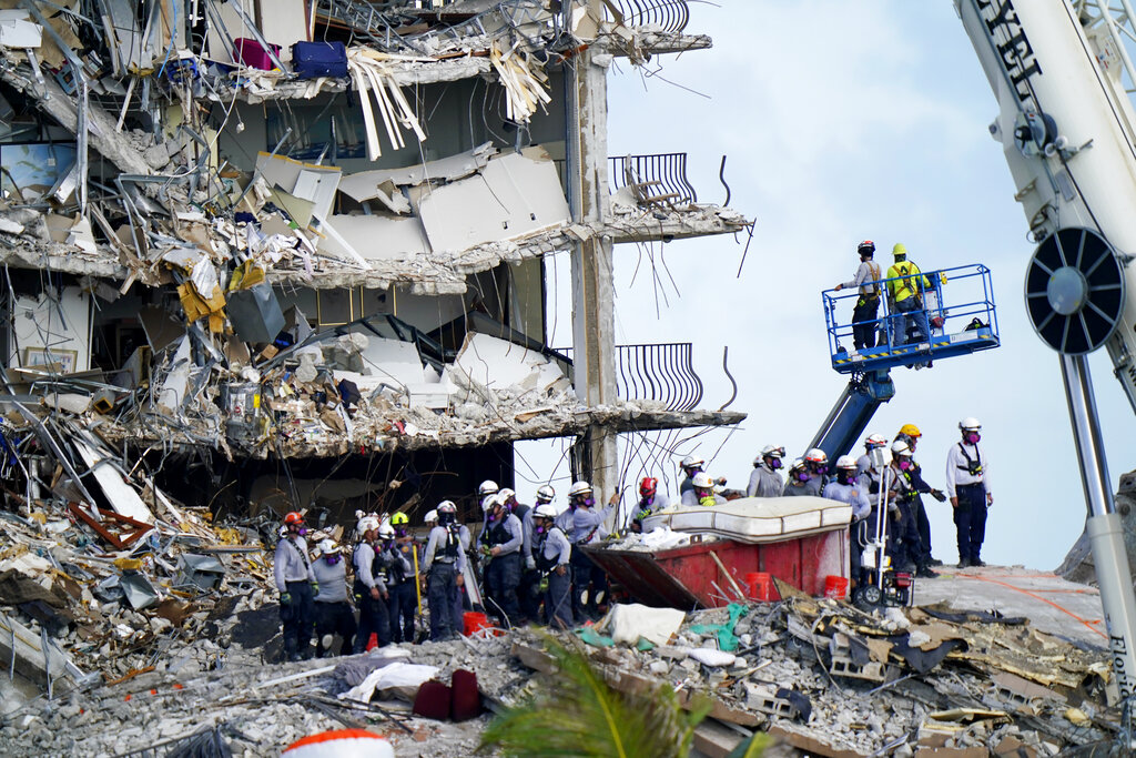 Crews spend 5th day atop shaky pile of collapsed concrete - Alabama ...