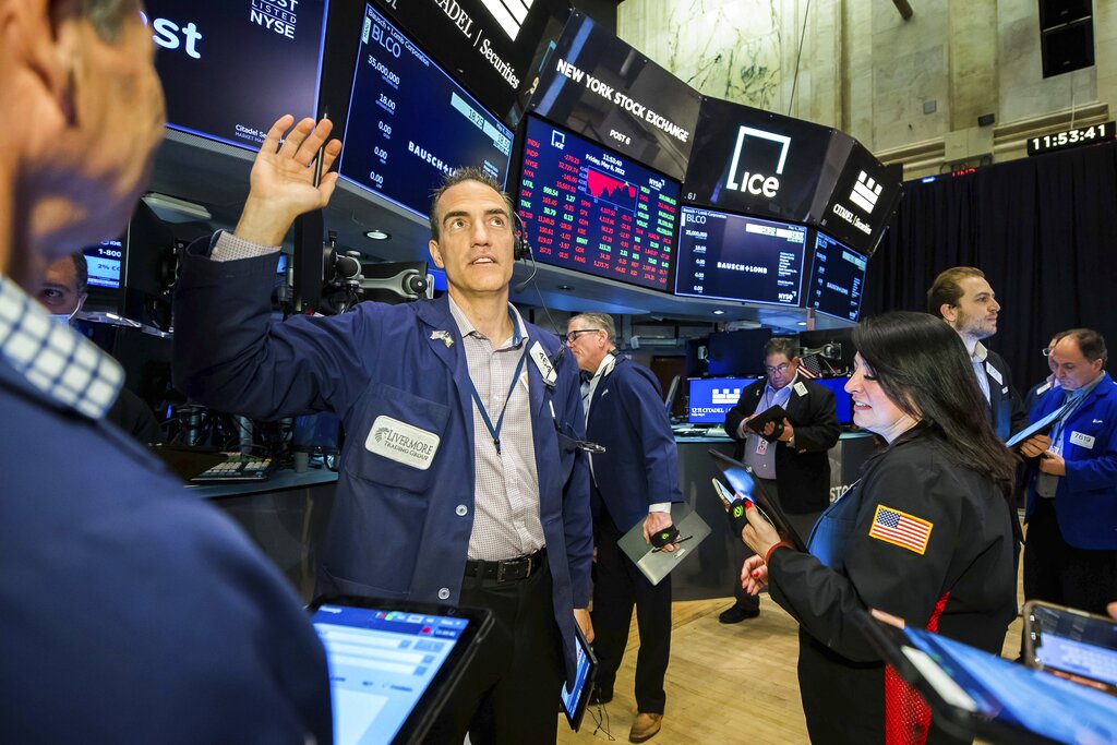 Bipartisan effort to ban stock trading by members of Congress gains ...