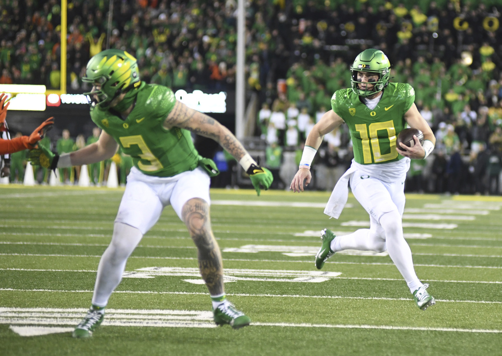 AP Top 25: No. 3 Washington, No. 5 Oregon move up - Alabama Daily News