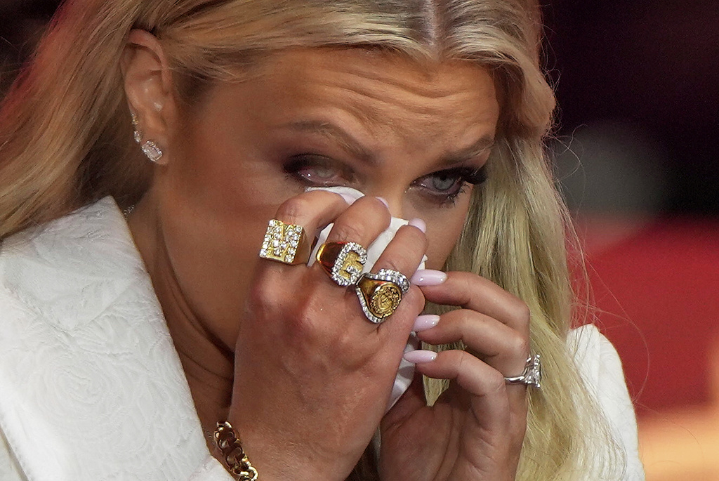 “I forgive him.” Thousands gather for emotional Charlie Kirk memorial ...