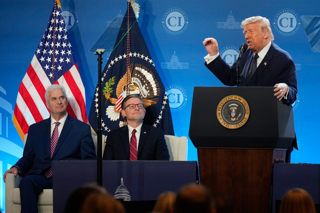 Trump pushes GOP on voting bill, demanding an end to most mail ...