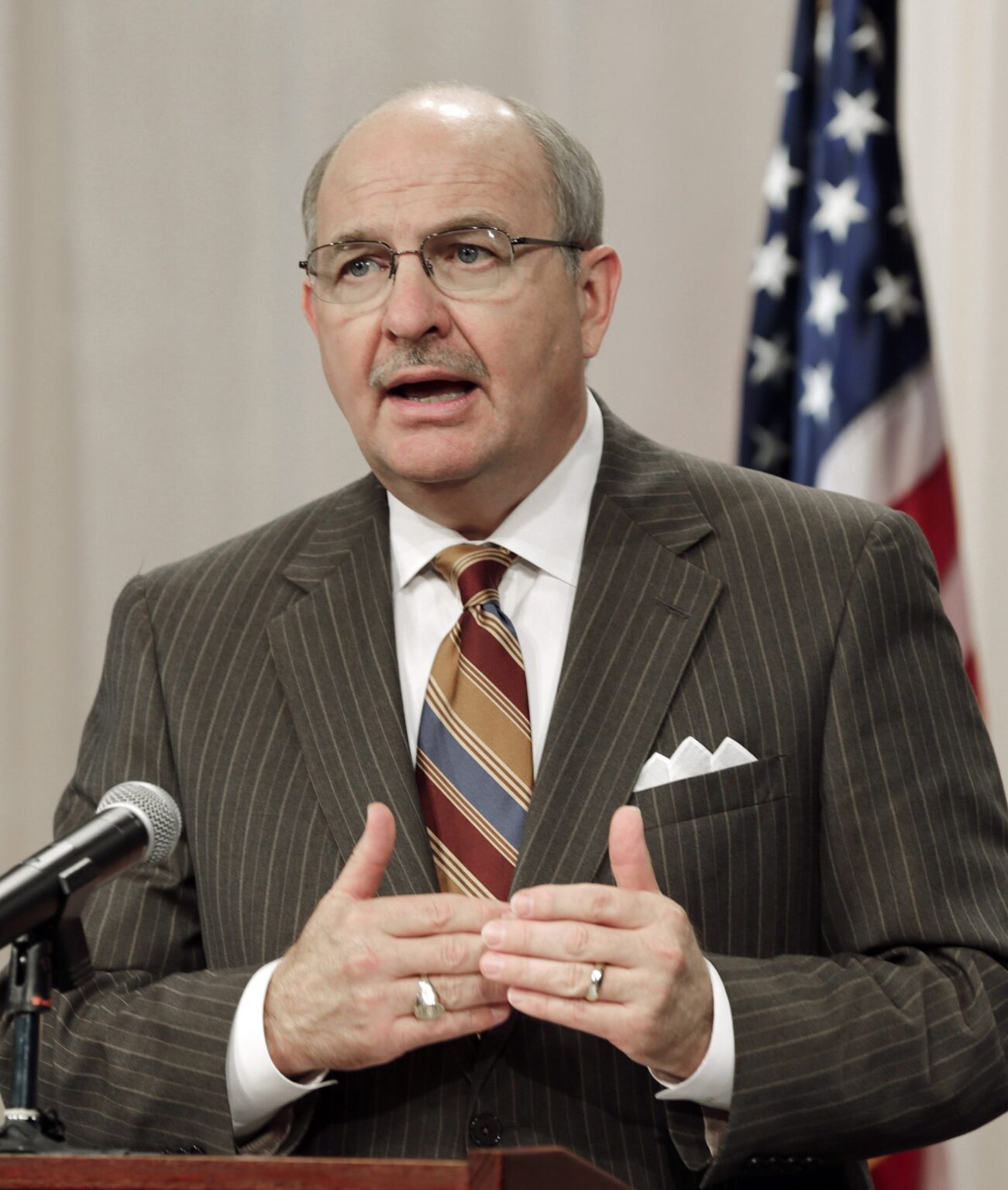 Williamson retiring from hospital association; Howard new president ...
