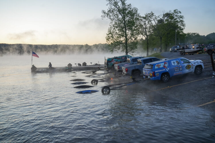 Accident at a fishing tournament on Smith Lake kills 3 - Alabama Daily News