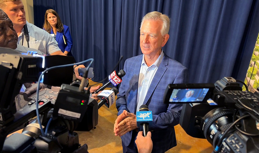 ‘Leave President Trump alone;’ Tuberville condemns indictment ahead of ...